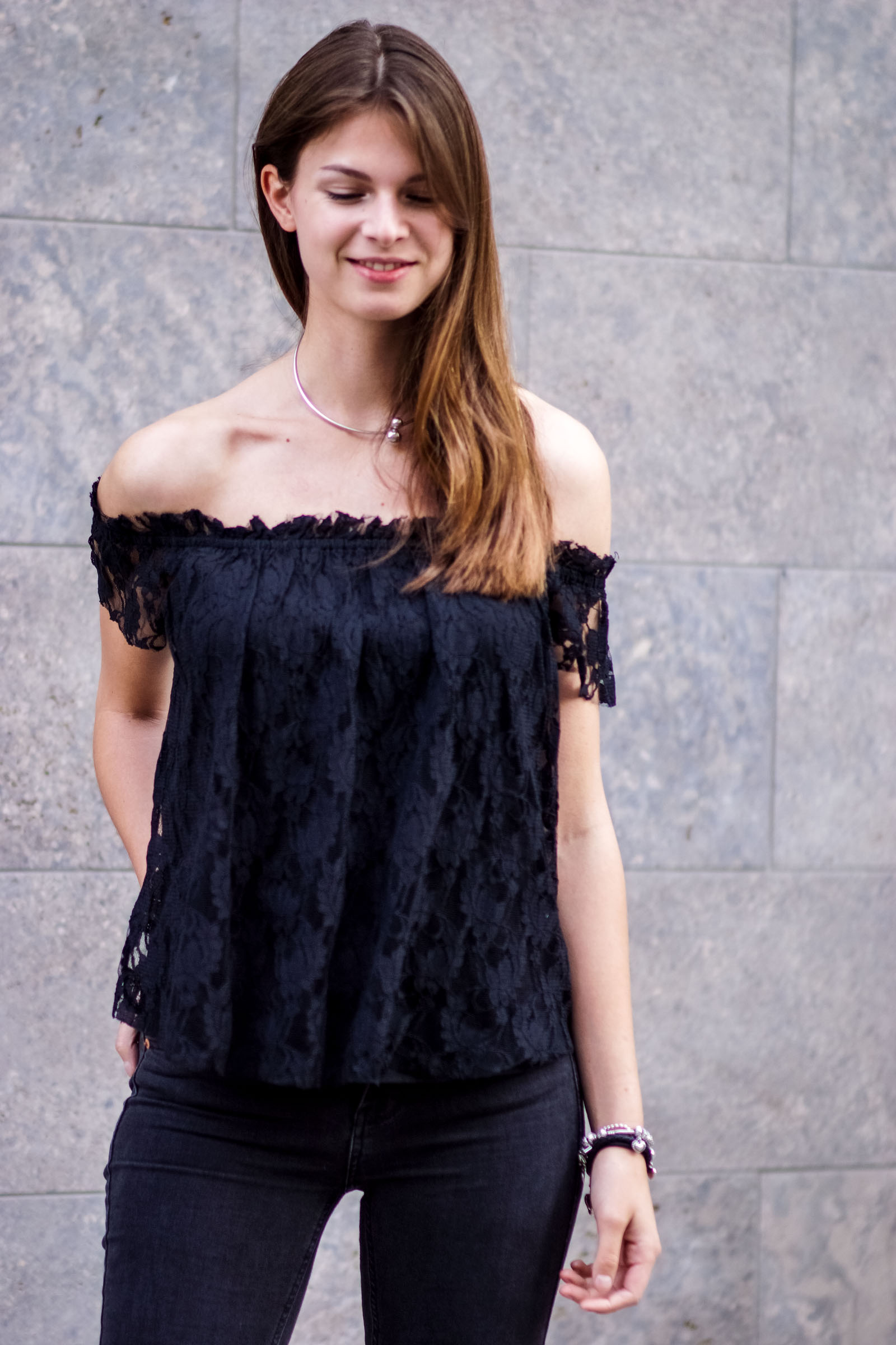 Off-Shoulder-Trend - Off The Shoulder Top with Lace