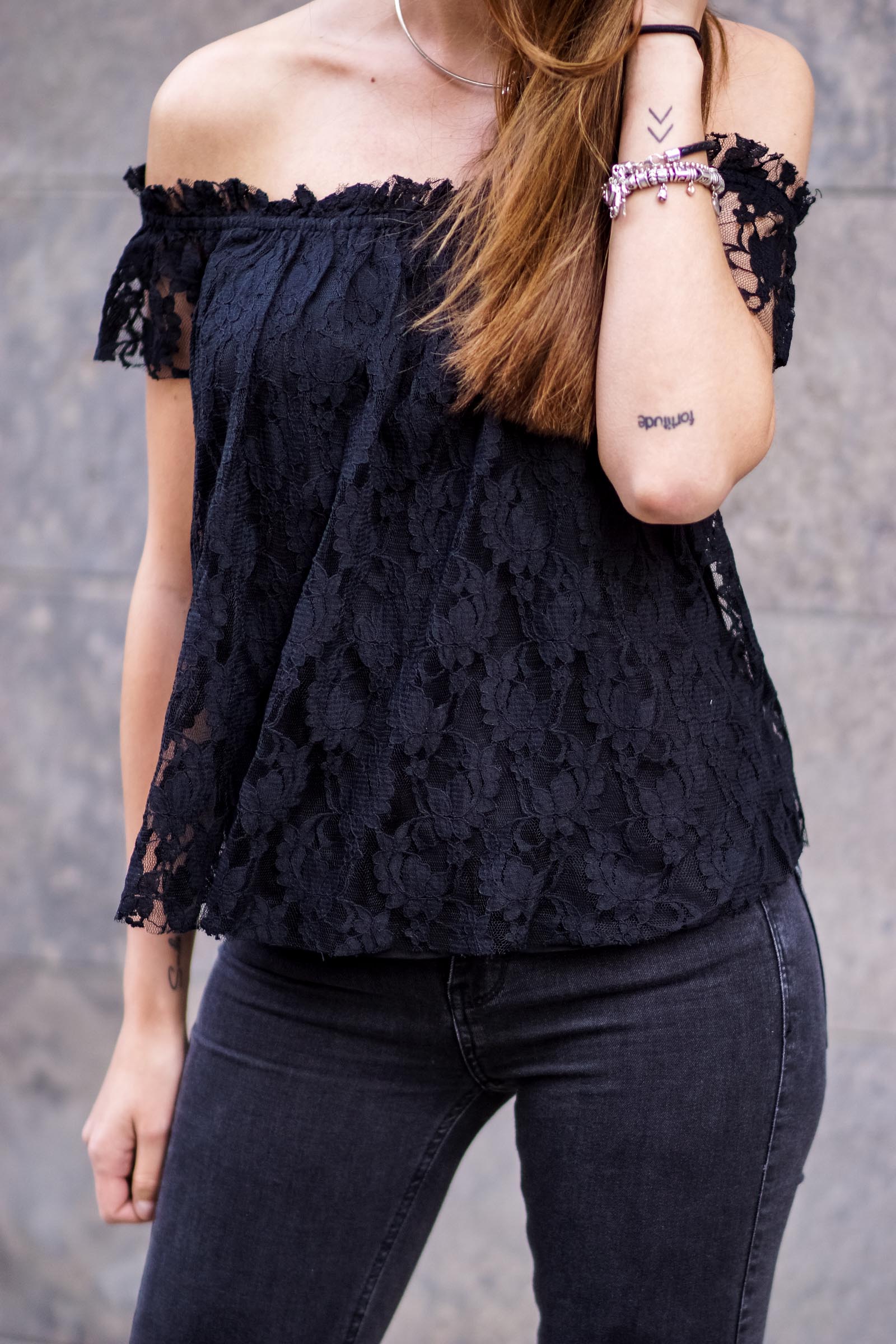 Off-Shoulder-Trend - Off The Shoulder Top with Lace