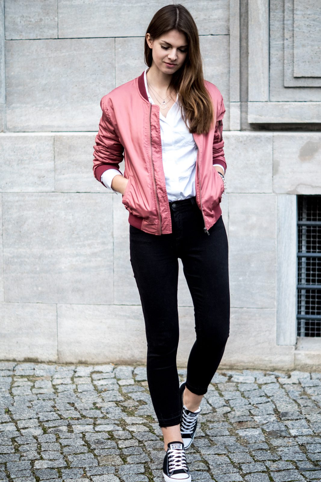 Colour for a change: pink bomber jacket || Fashion Blog Berlin