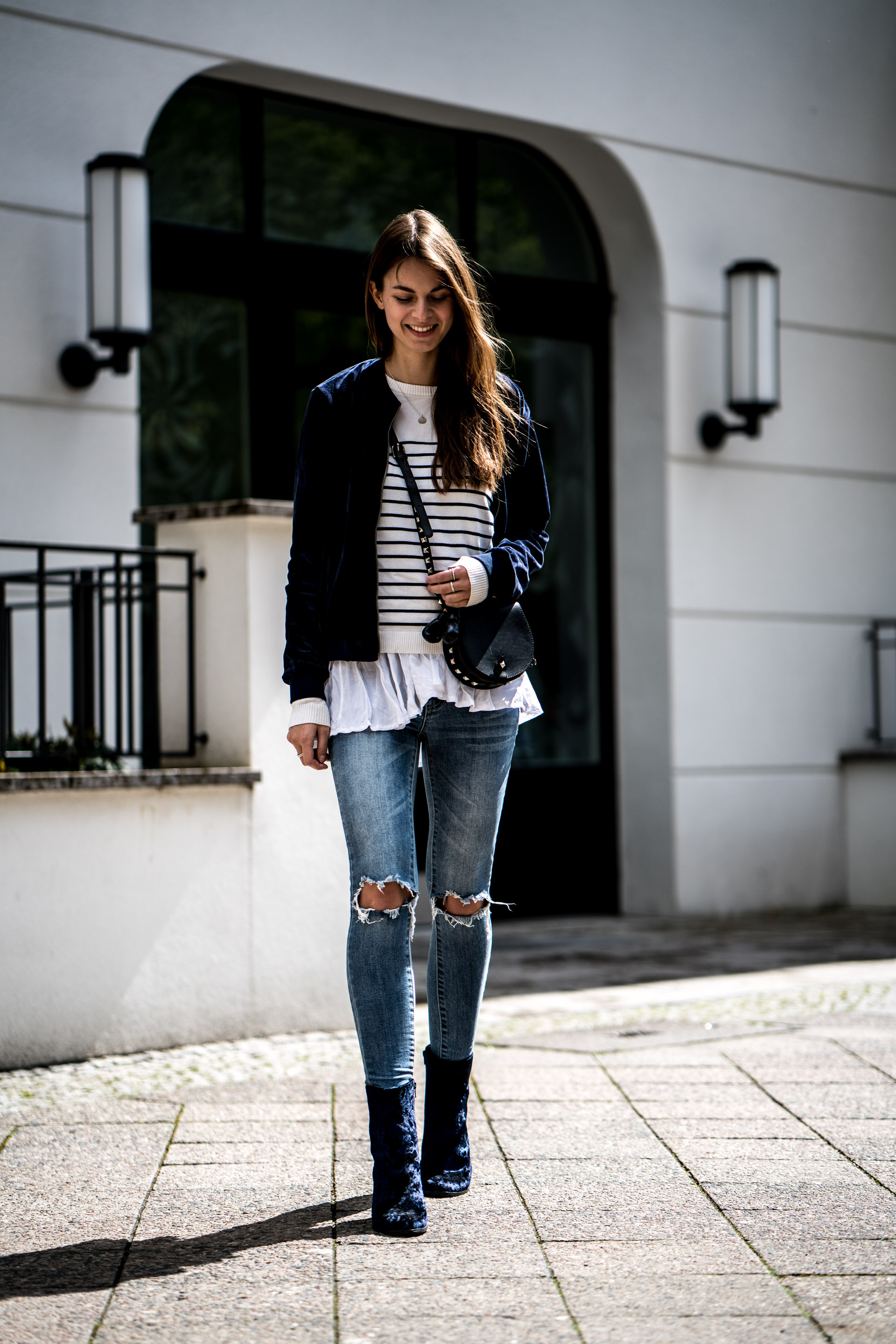 Blue Velvet Boots || What to wear in spring || Fashionblog Berlin