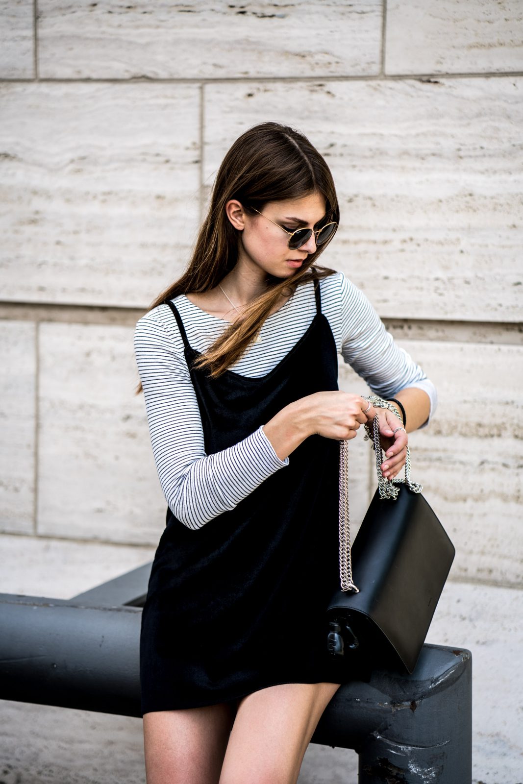 Striped Shirt x Black Dress || Dress over Shirt Trend || Fashionblog Berlin