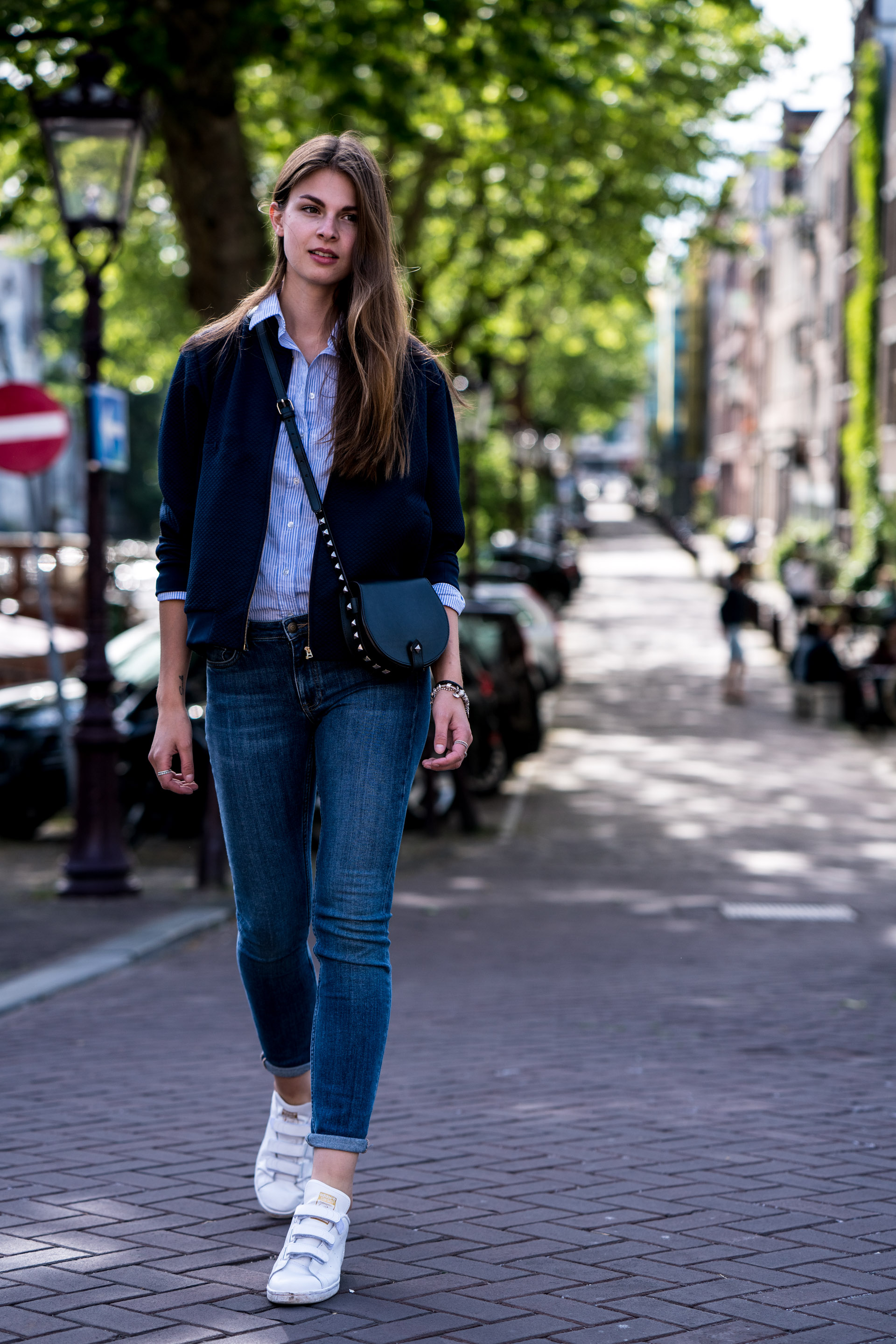 Cycling through Amsterdam in my GANT Outfit || Fashionblog Berlin
