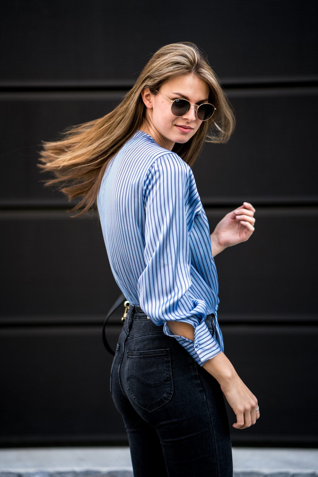 Striped Body with a low neckline || Fashion Week Berlin Outfit