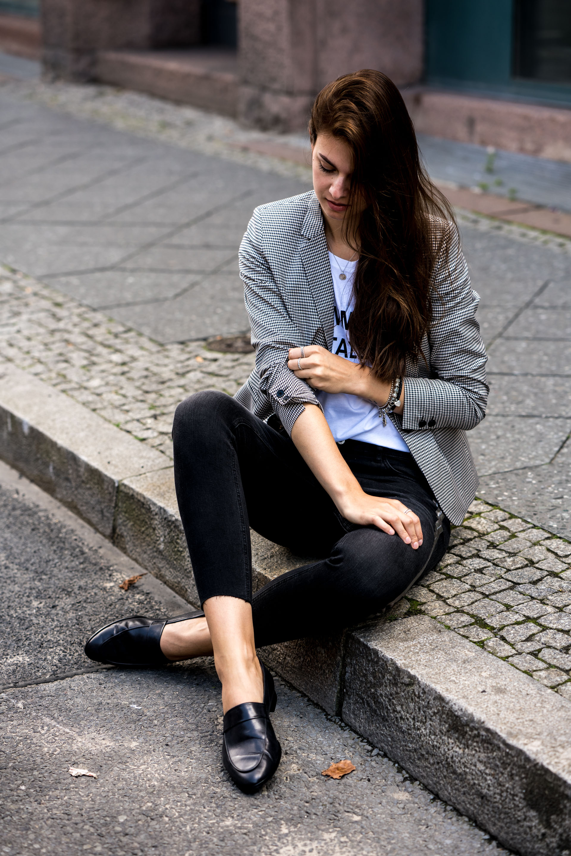 Slim Fit Jeans casual chic styled || Fashionblog Berlin