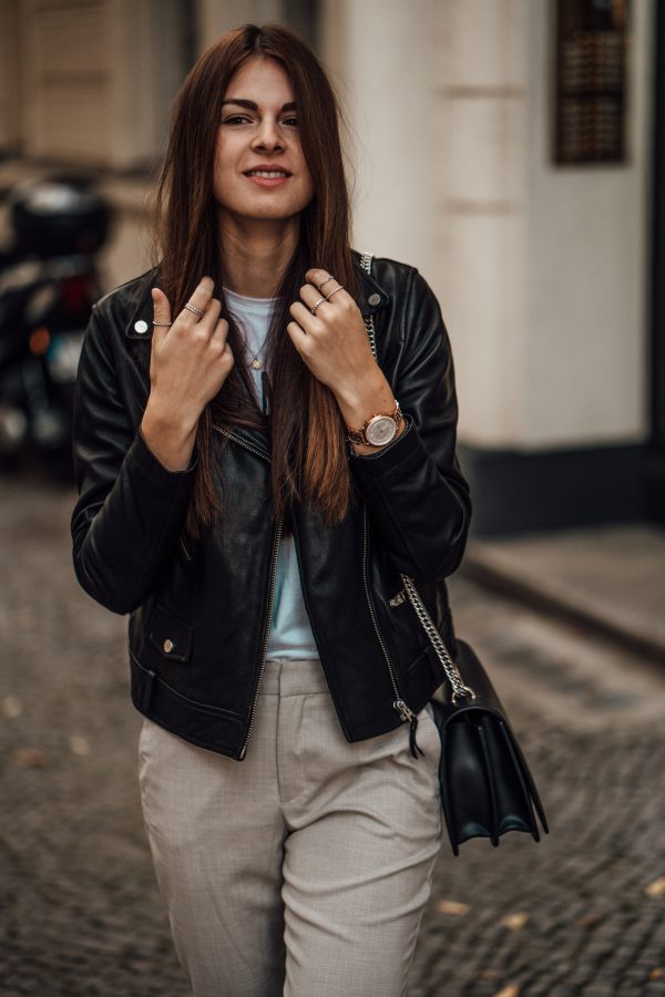How to style a leather jacket in a casual chic way for autumn