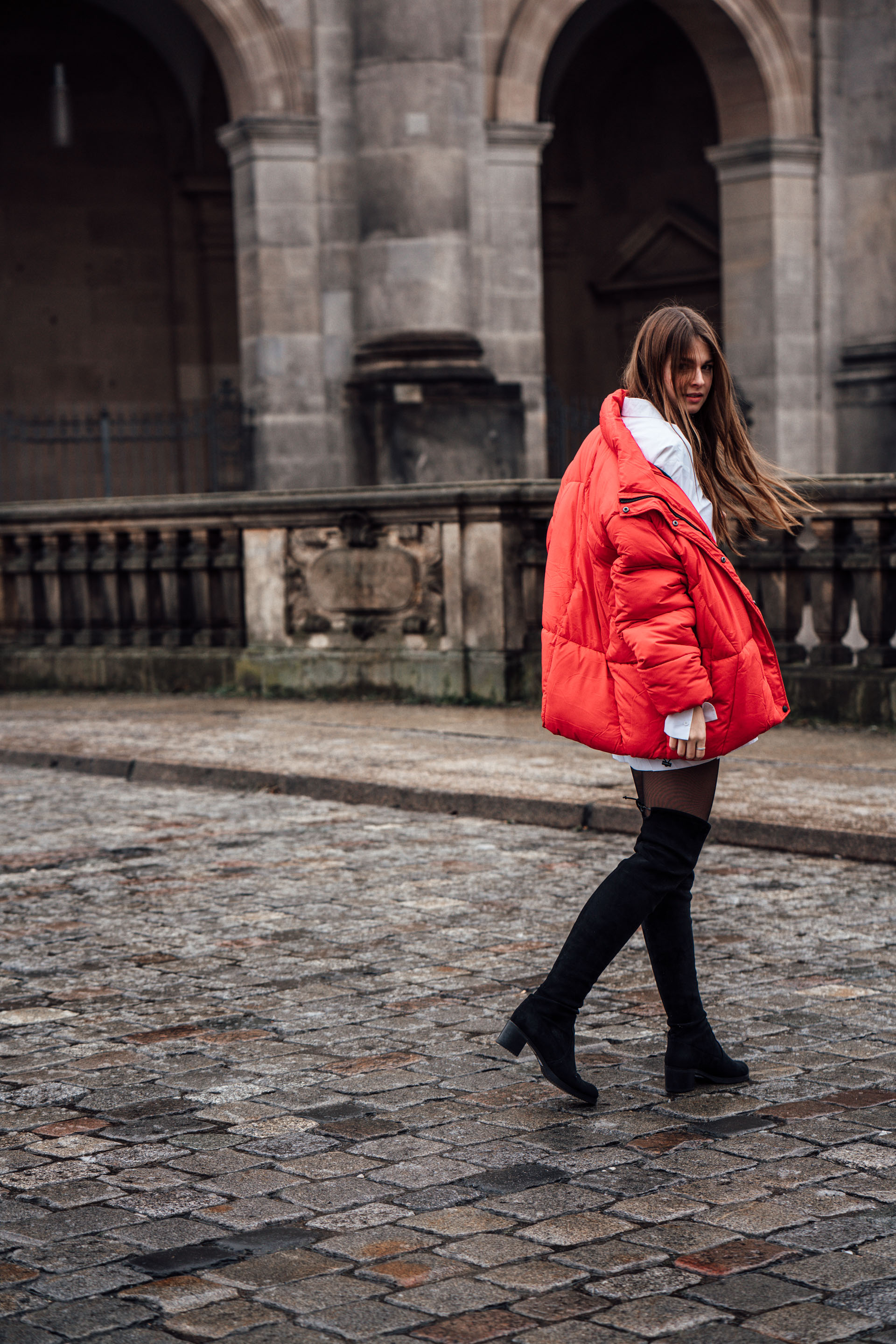 How to style a red puffer jacket || Berlin Fashion Week Streetstyle