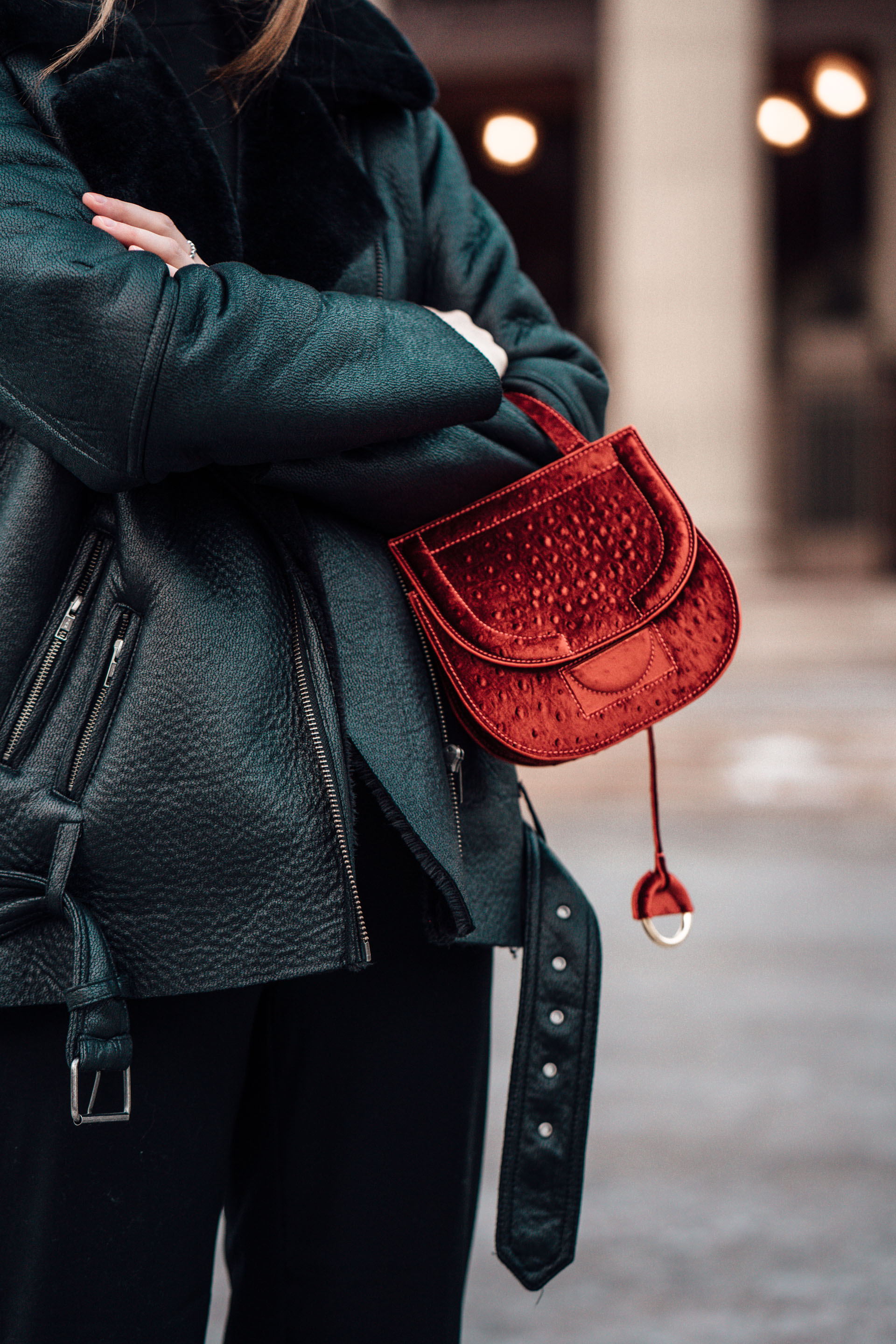 Oslo Runway Outfit: Red Bag combined with an all black Look || Fashion