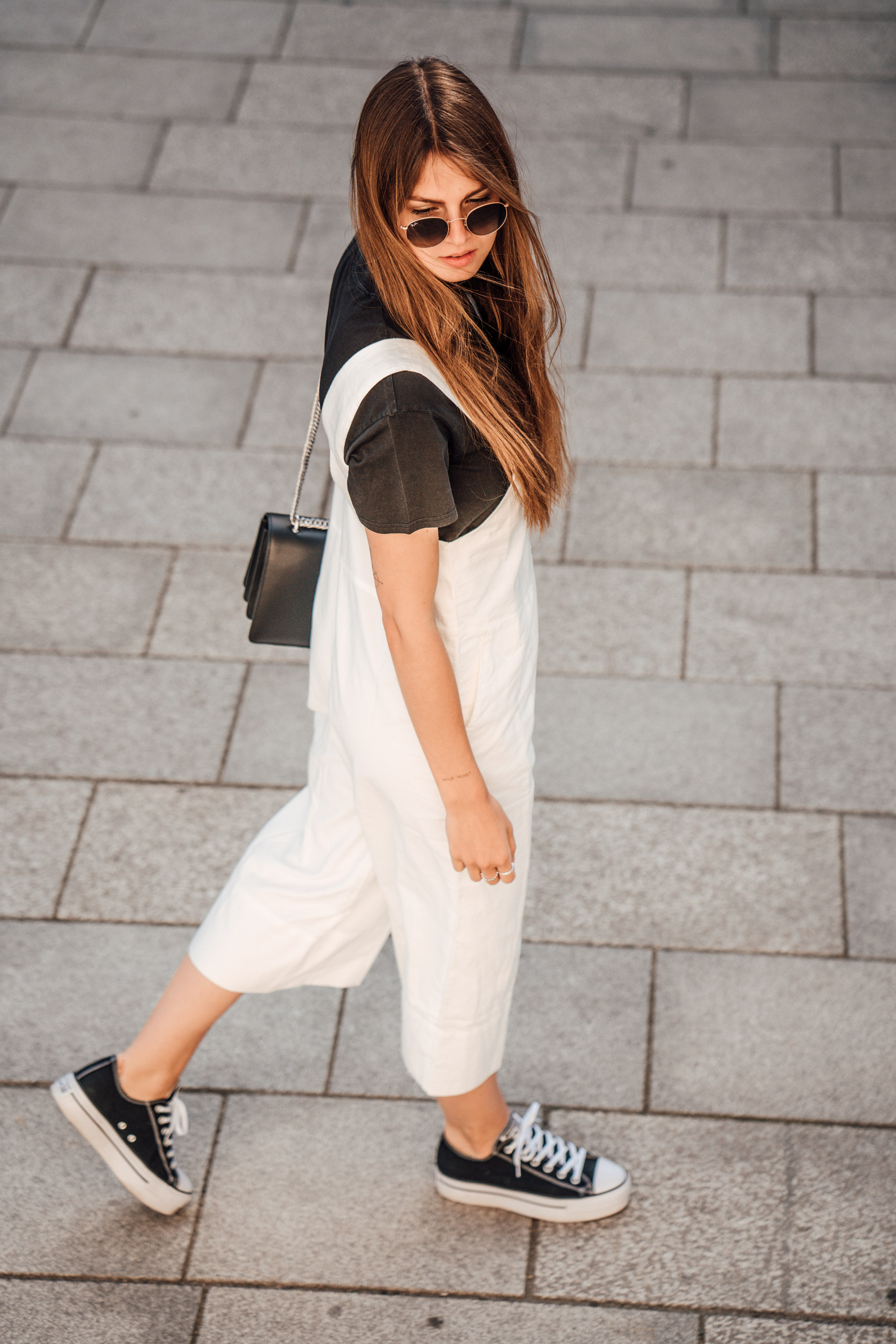 White Linen Overall combined with Platform Sneakers || Fashionblog Berlin