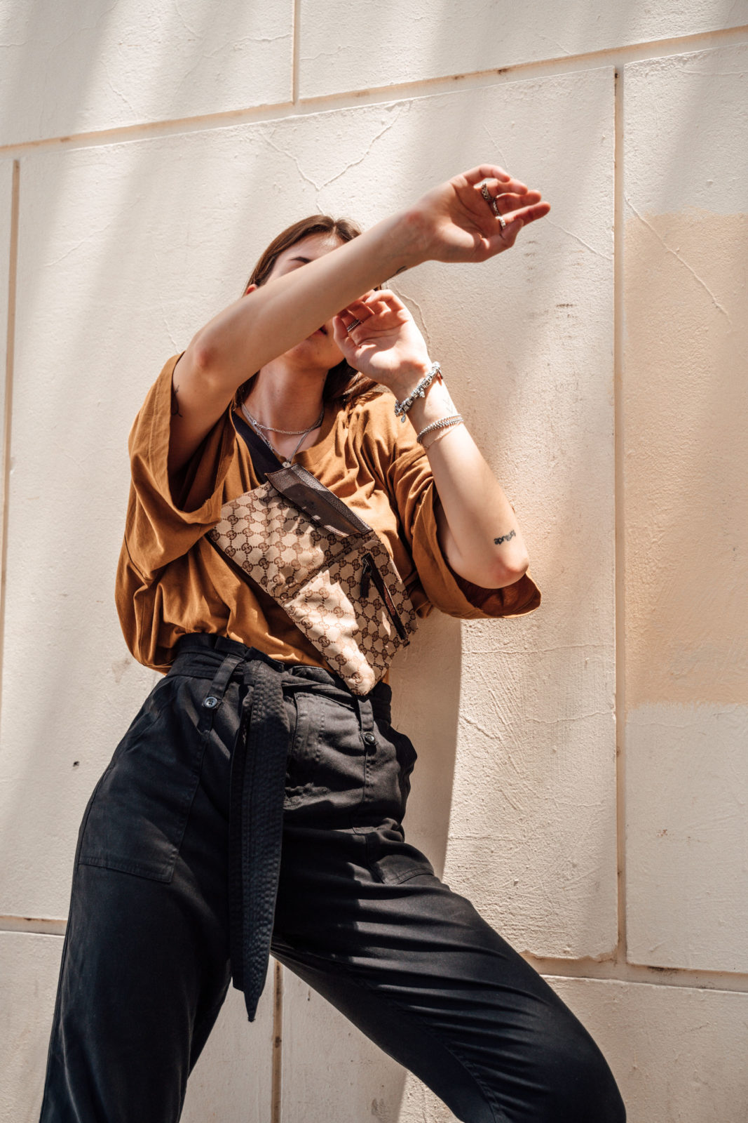 How to style a fanny bag in a casual way || Vintage Designer Fanny Bag