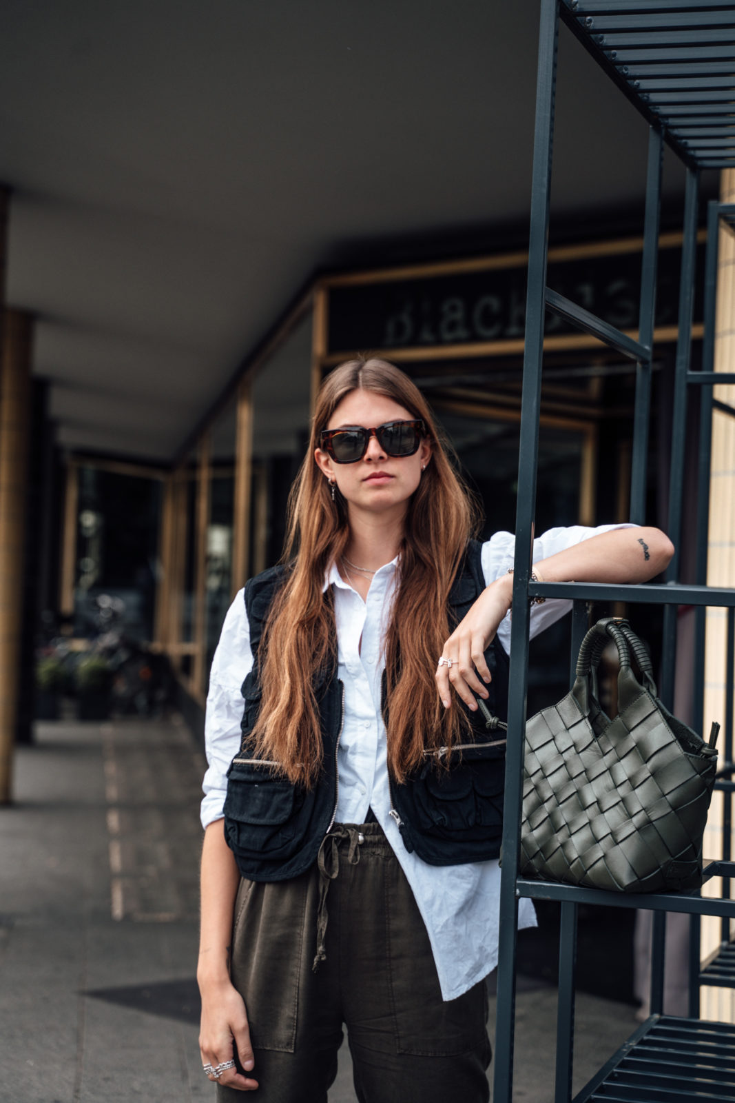 How to wear a utility vest || Fashionblog Berlin