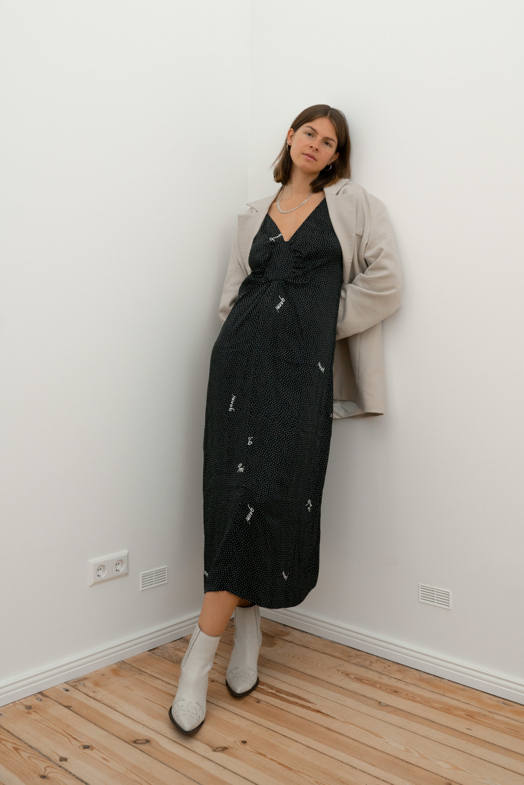 Festive fashion for the Christmas holidays: two outfit ideas